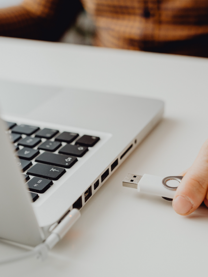 Are USB Sticks Safe to Use? | Here are the Risks...| Breakwater IT